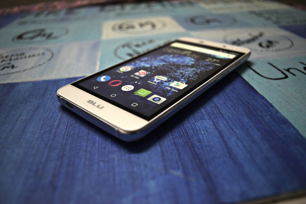 BLU Life Mark: Complete Review | GizmoManiacs