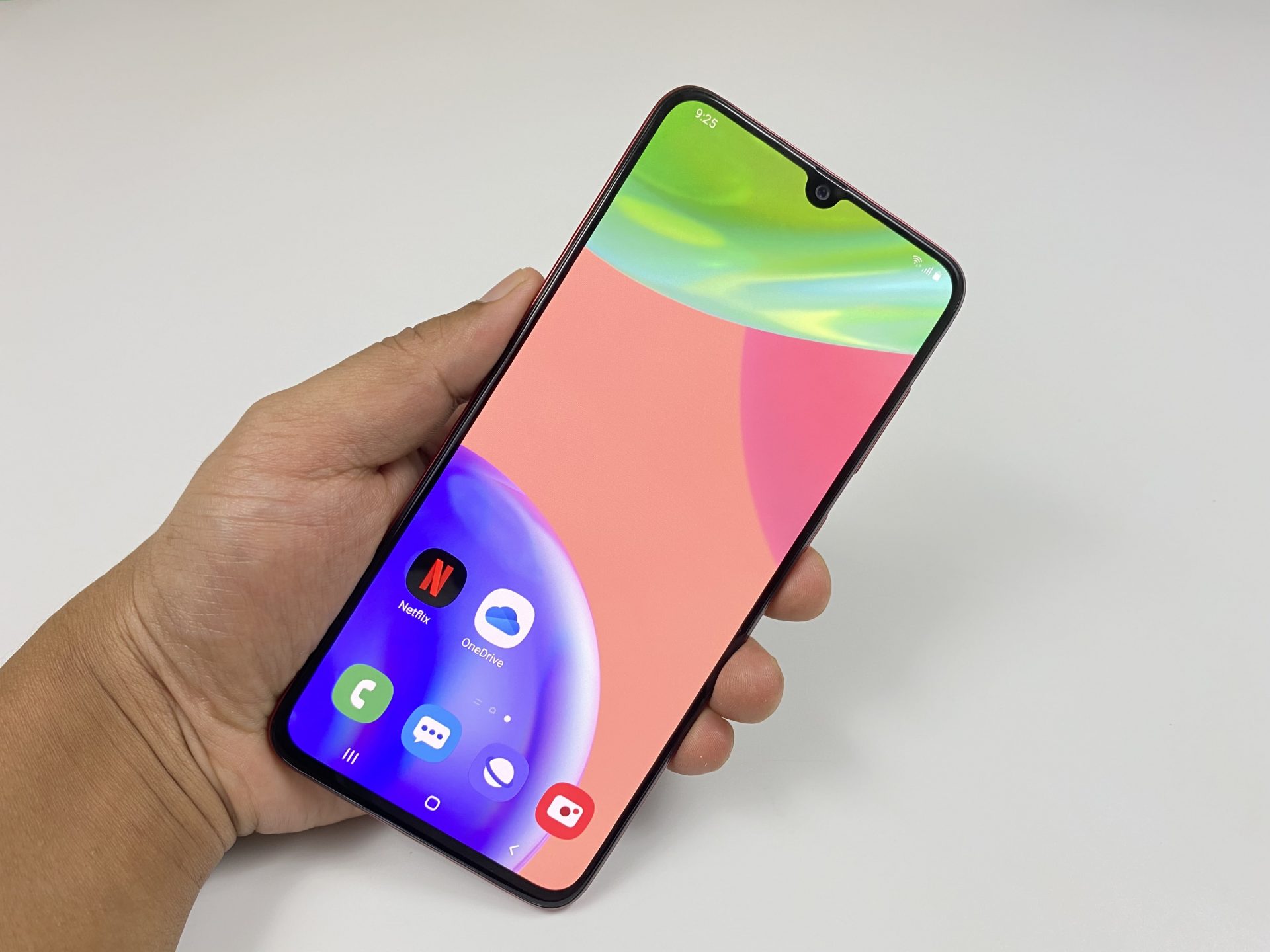 Samsung Galaxy A70s Review: Where “S” stands for “SUPER” | GizmoManiacs